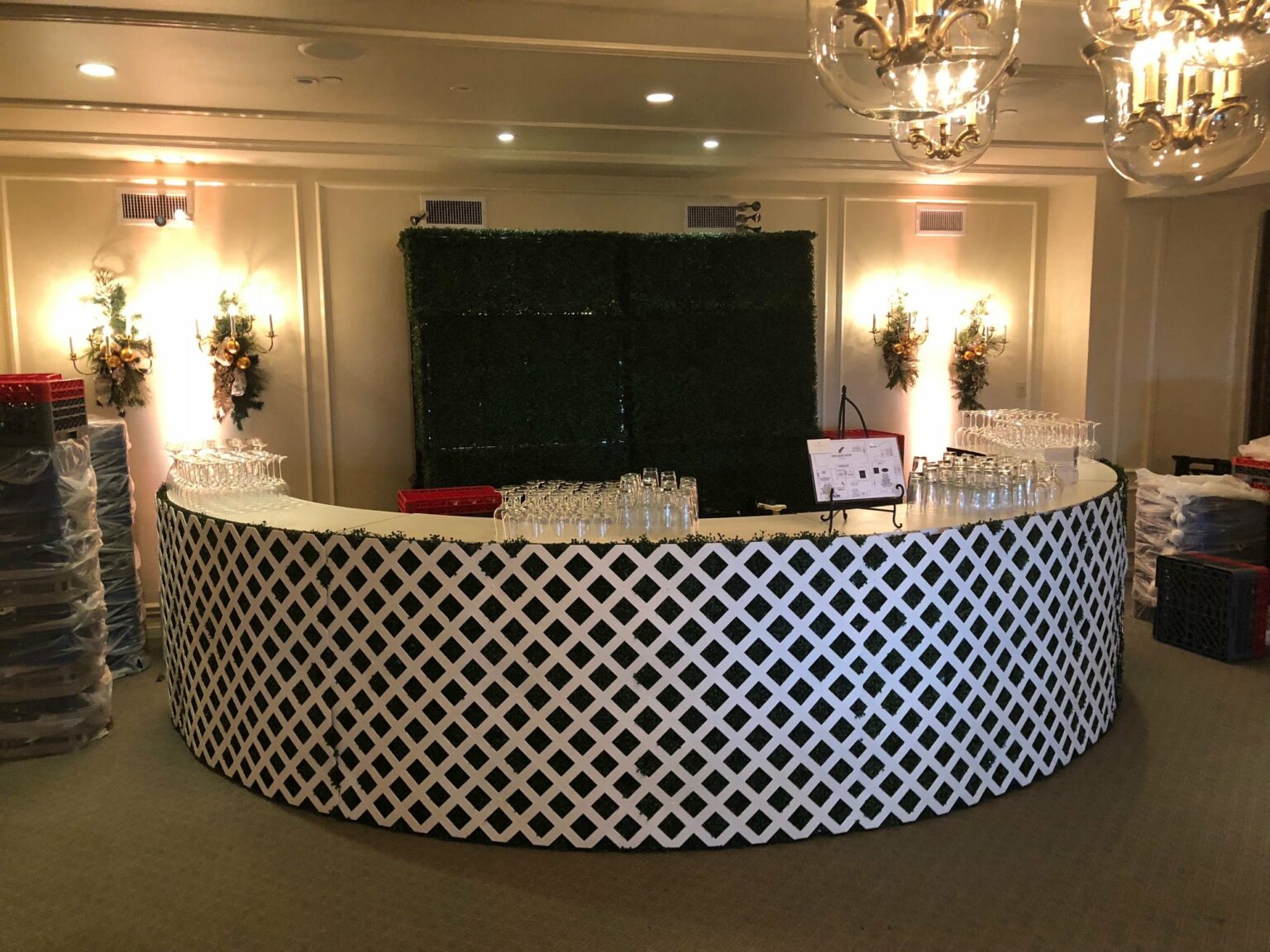 Round 16′ Bar Bar Rental | Event Furniture | Illusion…